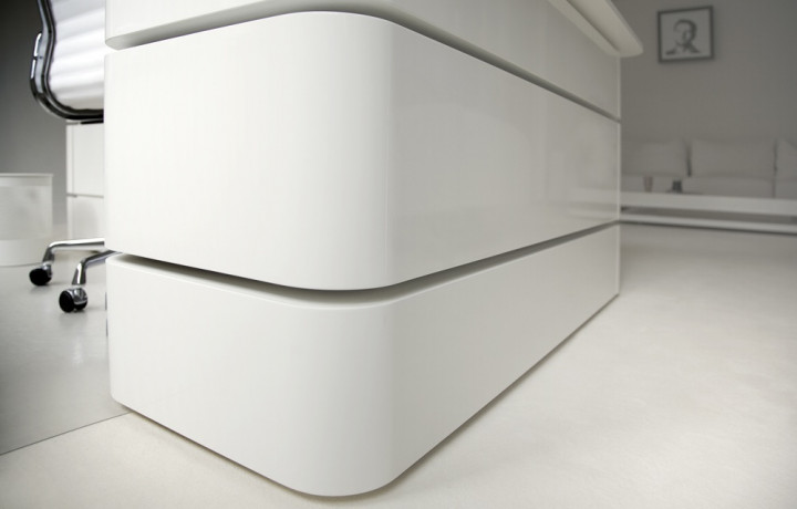 White Executive Desk RKNL20 - design by Ronald Knol