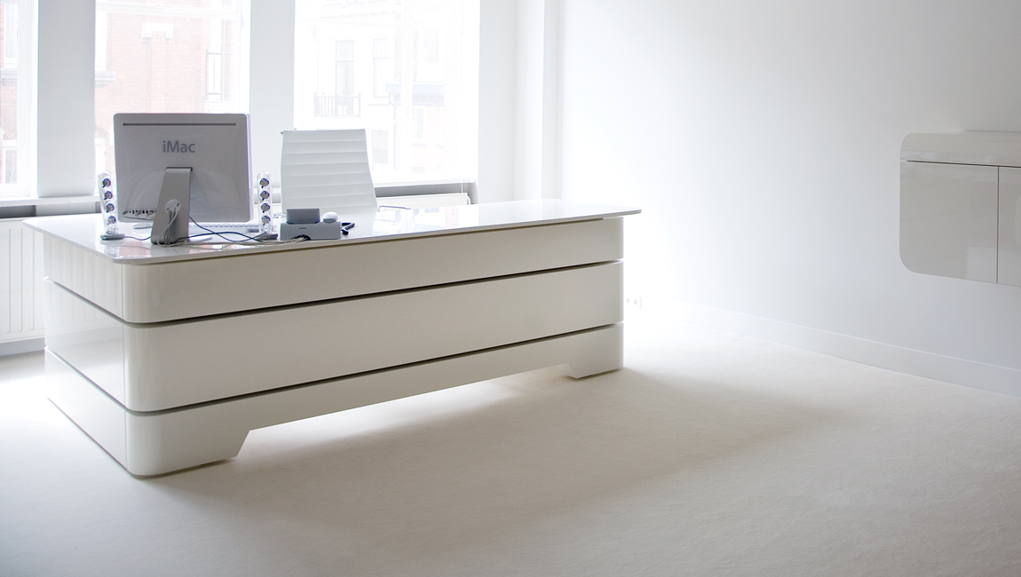 White Executive Desk RKNL20 - design by Ronald Knol